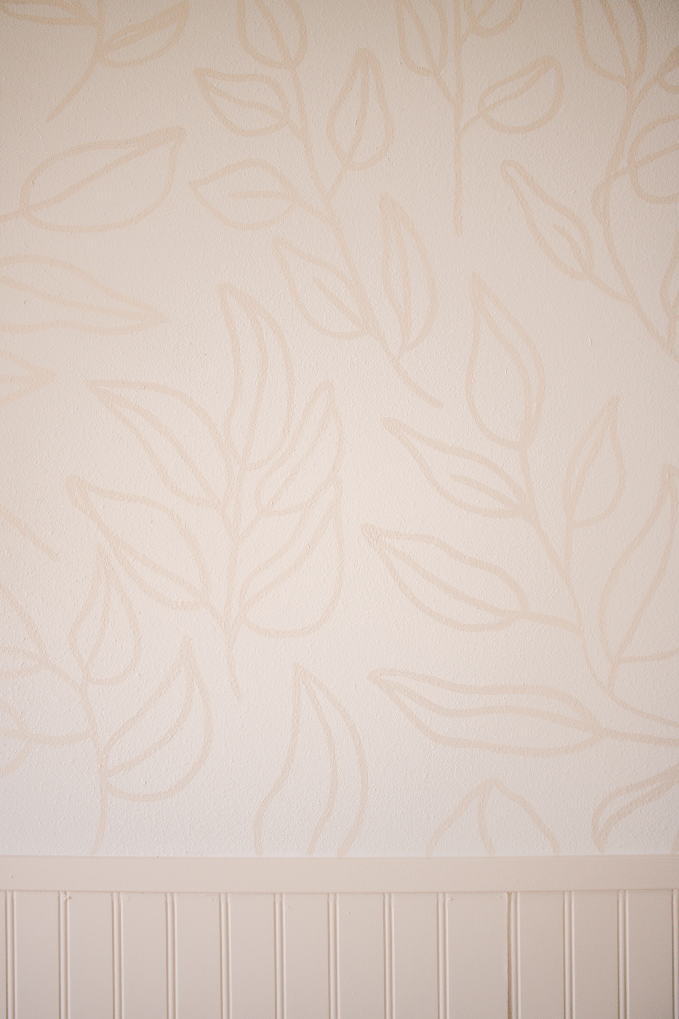 DIY Painted Foliage Wallpaper - mikyla